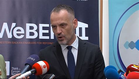 Фетаи Јавната администрација е пренатрупана Сител Телевизија