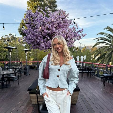 New Us Weekly As Introduced By Editor In Chief Dan Wakeford Us Weekly