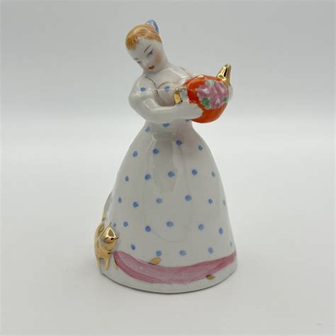 Статуэтка Девушка с чайником фарфор роспись золочение Дулевский фарфоровый завод Дулёво