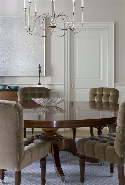 7 Round Dining Tables In Classical Style