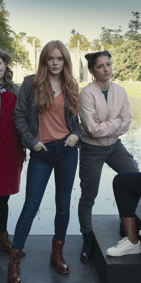 Завантажити шпалери на робочий стіл ПК Блондинка Телешоу Чорне Волосся Каштанове Волосся