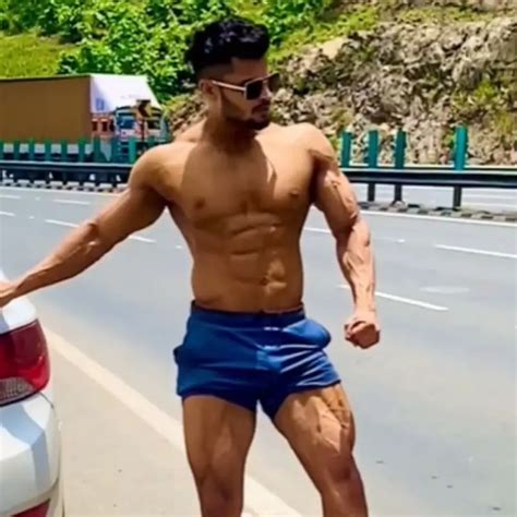 pawan sahu पवन साहू age 32 height net worth monthly income wife