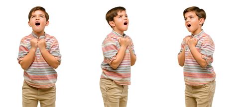 잘생긴 유아 어린이 녹색 눈 큰 성공 전력 에너지와 긍정적인 감정을 표현 하는 행복 하 고 흥분 축 하 승리 즐거운 새 직장을 축 하 격려에 대한 스톡 사진 및 기타 이미지