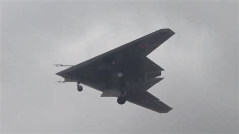 러시아 국방부 스텔스 무인전투기 헌터 시험 비행 영상 추가 공개 Youtube