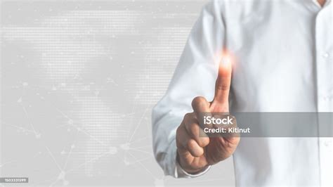 디지털 정보 기술 개념입니다 사업이 가리키고 있습니다 소셜 네트워크 디지털 마케팅 네트워크 전송 컴퓨터 과학 및 금융 인공 지능 개념에 대한 스톡 사진 및 기타 이미지