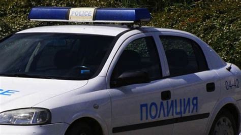 Кола се заби в автобус Новини бг