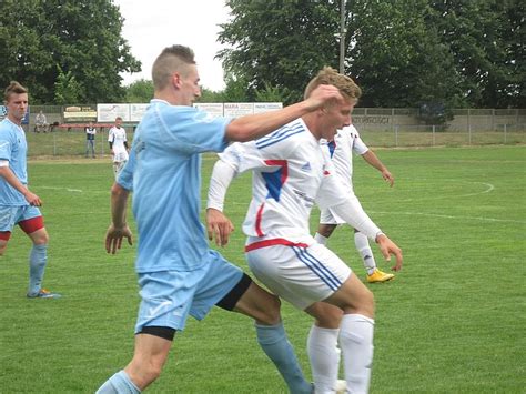 Mateusz Dziubek Już Oficjalnie Piłkarzem Radomskiej Broni Sport