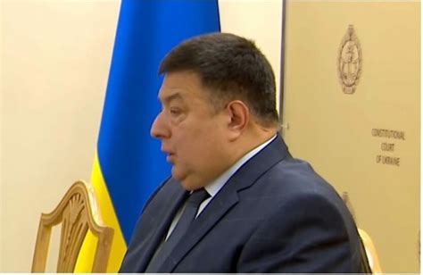 Викрили правоохоронців які допомогли ексголові КС Тупицькому втекти за кордон Аргумент