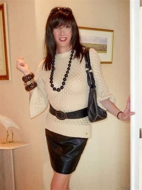 Photo Fashionable Cd In Leather Skirt Yummy