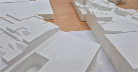 졸전 준비로 급하게 맡겼는데 상담도 친절하고 빠르셨고 무엇보다도 다른 곳보다 훨씬 저렴해서 좋았습니다 가격이 저렴하다고 퀄리티가 떨어지지도 않아서 너무 만족했습니다