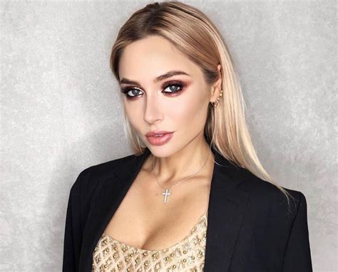 Рудова поделилась откровенным кадром со съемок клипа с Идой Галич 24СМИ