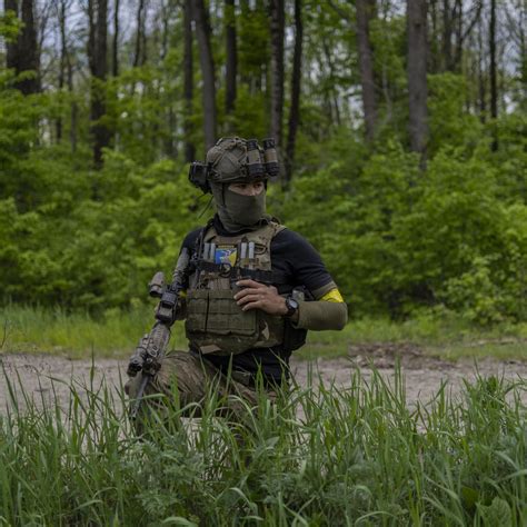 مزدوران خارجی آشکارا در شهرهای اوکراین پرسه می زنند ویدئو 08 07 2023 اسپوتنیک ایران