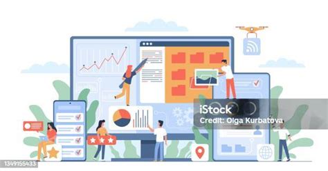 웹 개발 거대한 노트북 태블릿과 휴대 전화를 가진 작은 사람들 소프트웨어 제작 프로세스 다양한 전자 미디어를 위한 앱 적응 Ui