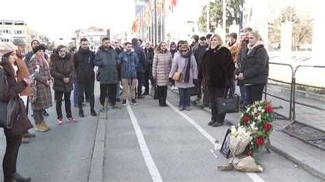 Со минута молк болните од цистична фиброза пред Владата се збогуваа од Благојче Youtube