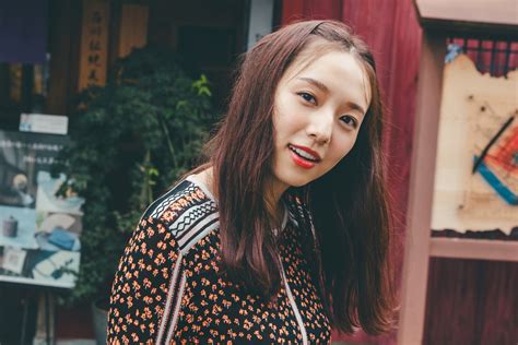 乃木坂46「美脚女王」新内眞衣の卒業記念写真集から未公開カット｜newsポストセブン