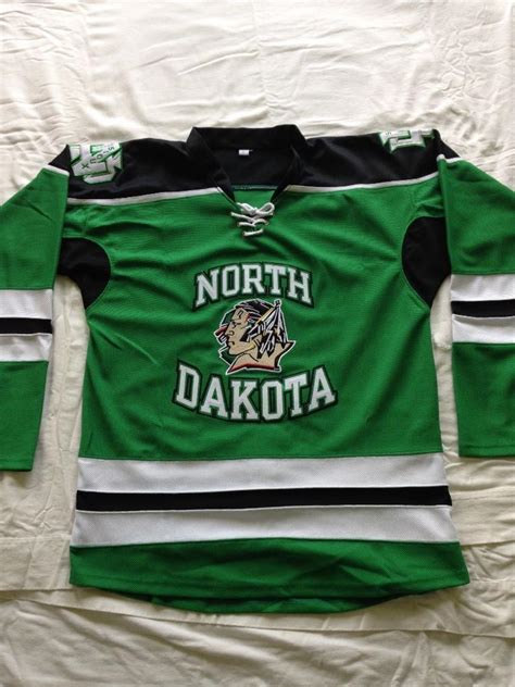 North Dakota Fighting Sioux Ncaa Hockey Jersey W Fight Strap Large