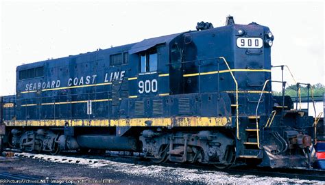 Seaboard Coast Line Gp7 900 On The Shop Track