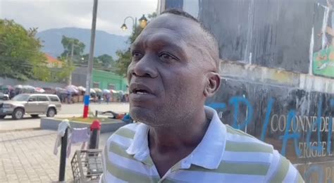 Koripsyon Blayi Nan Sonapi Anpil Kontenè Ap Pase Nan Kontreband Anba Tab Depi Yon Ajan