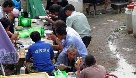 包工頭工地一天三百招不到人農民工天天吃鹹菜怎麼幹活 每日頭條