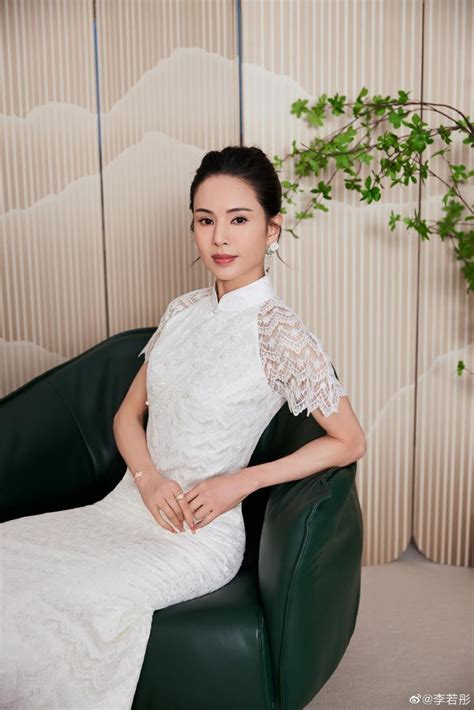 Tiểu Long Nữ Lý Nhược Đồng Nhan Sắc Vẫn Như Hai Thập Kỷ Trước
