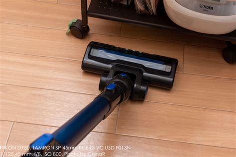 【eicobot A10】強力な吸引力とブラシヘッドでゴミを取り逃さない。バッテリー式で最大30分使えるサイクロン式コードレス掃除機