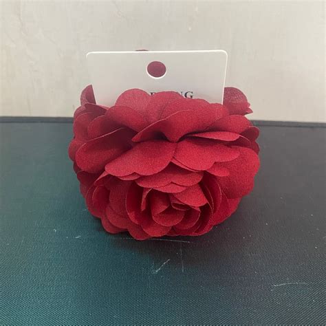 Lower Hair Clam Red Women S Fashion Watches Accessories Hair Accessories On Carousell