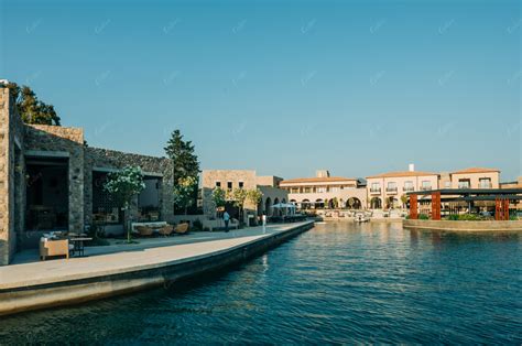 Cellier Navarino Waterfront Agora