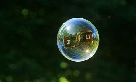 حباب قیمت چیست؟ بررسی علل ایجاد حباب اقتصادی و راهکارها