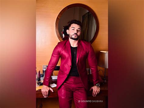 Bengali Fame Sourav Nandi To Debut In Bollywood Music Video Directed By