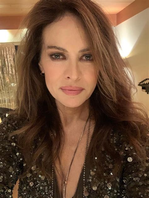 Elena Sofia Ricci Bellissima In Bikini A 63 Anni Si Gode Le Ultime Ore