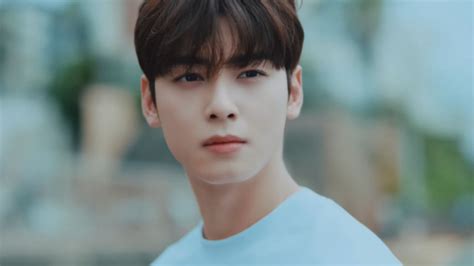 Cha Eun Woo Dikabarkan Akan Debut Fashion Di Mesir