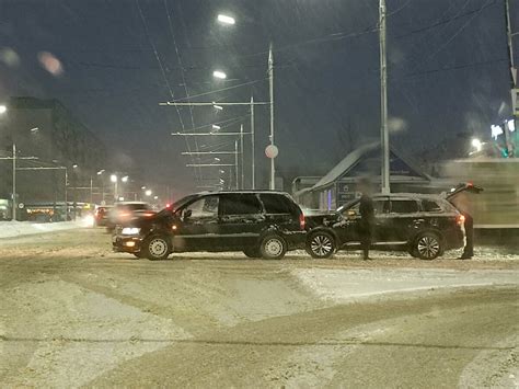 Брянцы из за метели стали часто попадать в пробки и ДТП