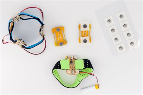 umyo wearable emg sensor with wet dry electrodes