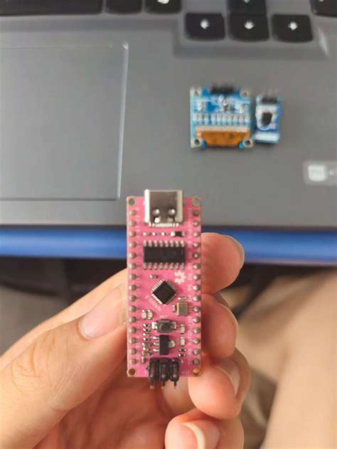 Arduino实现oled显示姓名、学号及温度：基于ds18b20传感器的温测系统，同时伴有开机动画arduino Onewire总线的