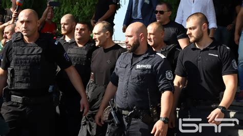 Седмицата: Гордост и предразсъдъци. Арест и въпросителни - От деня ...