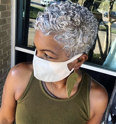 17 Pixie Cut Platinum Short Hair Color Ideas Short Locks Hub