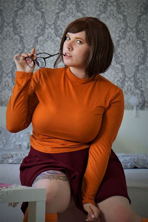 Photoshoot Velma Scooby Doo Luana Cosplay Cosplayhu