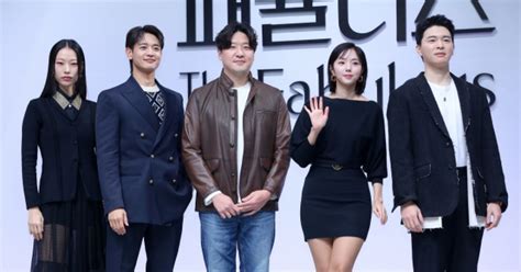 [se★현장] 더 패뷸러스 채수빈·최민호 화려한 패션 업계 속 뜨거운 청춘의 얼굴 종합