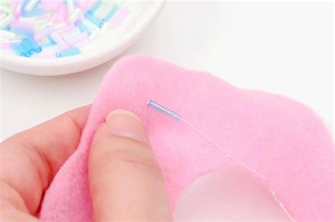 آموزش ساخت کاردستی دونات نمدی برای تزیین آشپزخانه