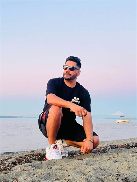 Jatinder On Kikihub Local Chat Rooms Posts And People Nearby