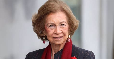 El Curioso Y Original Complemento De La Reina Sofía Para Poner El Broche De Oro A Su Aplaudido