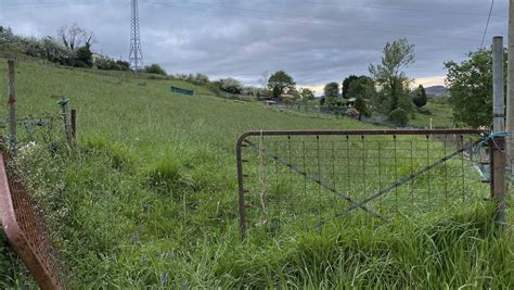 Vecino De Oviedo Trasladado De Urgencia Al Huca Tras Quedar Atrapadas