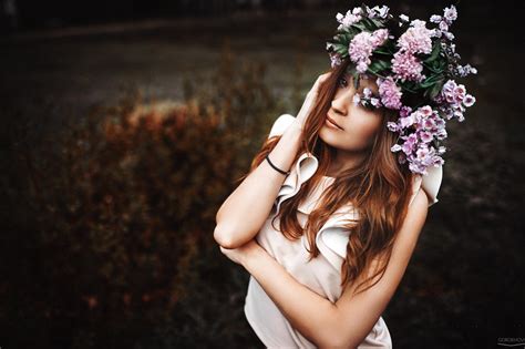 Фото Девушка с букетом цветов на голове фотограф Иван Горохов