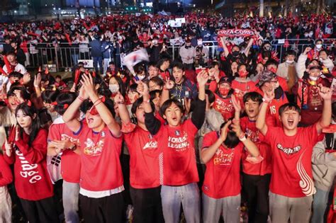포토 환호하는 붉은 악마 아주경제
