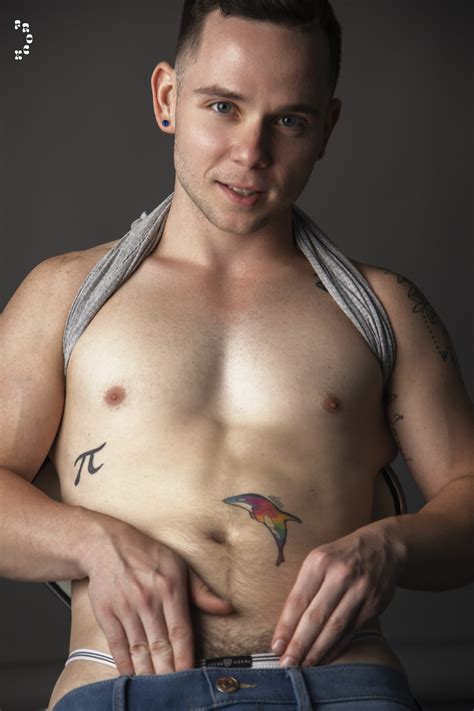 Artsy Pics Of Danny Wilcoxx Daily Squirt