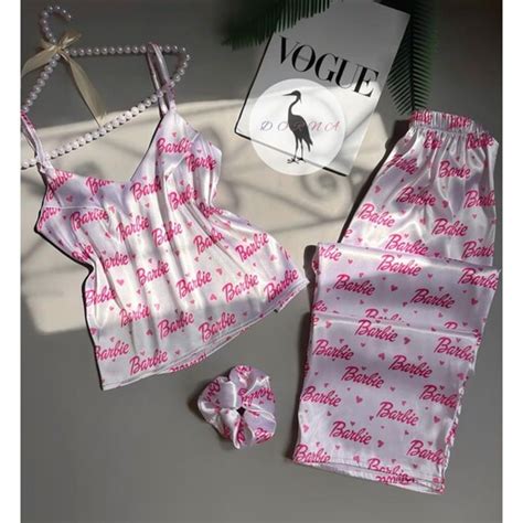 خرید و قیمت تاپ و شلوار ساتن ابریشم طرح باربی،لباس راحتی ساتن ال ایکس،لباس خواب از غرفه دُرناشاپ