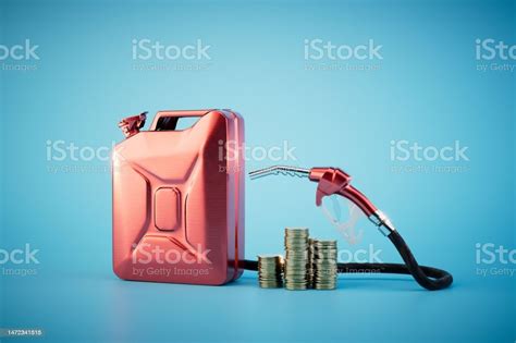 달러 더미 휘발유 용기 및 파란색 배경에 자동차에 연료를 보급하기위한 총 3d 렌더링 가격에 대한 스톡 사진 및 기타 이미지