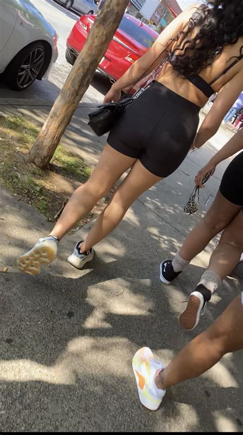 Ebony In Black Spandex Shorts Spandex Leggings Yoga Pants Forum