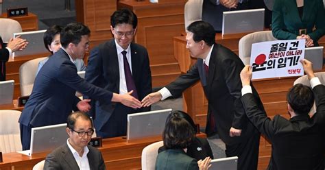 김용민 악수 청하는 尹에게 이제 그만두시라 말했다sns 공개