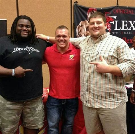 Making A Pro Bodybuilder Look Small Bodybuilding